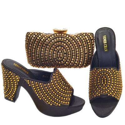 China Turkey or Dubai Ladies Hand Bags and Shoes Set in Italian Leather with 9.5CM Heel High for sale
