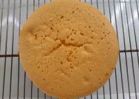 China Neutral Cake Emulsifier SP Improver 3-5% Dosage Yellowish Thick Paste for Bakery for sale