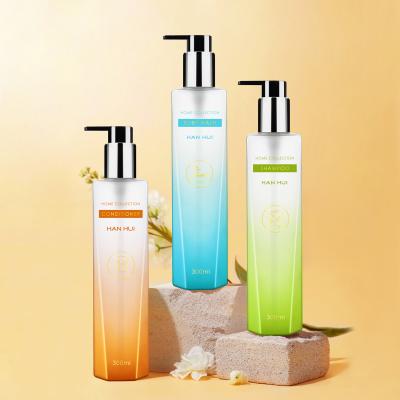 中国 安定し耐久性のあるプラスチックシャンプーボトル 空き10oz 銀色の襟の配給ポンプ 販売のため