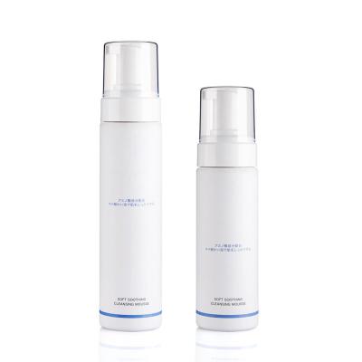 China OEM de Kosmetische van de Flessenmatte finish 180ML 230ML van de Schuimpomp Lege Cilinder for sale