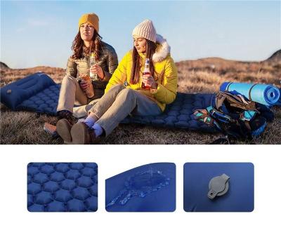 Cina Escursione dell'auto che gonfia Mat Inflatable Sleeping Pad Camping addormentato all'aperto con i cuscini in vendita