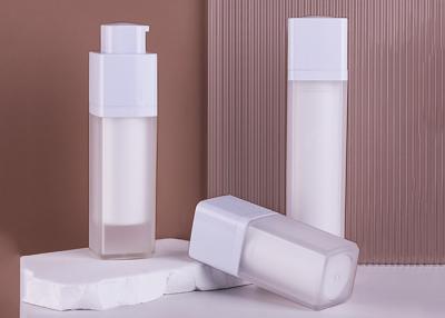 中国 長方形透明なAS 50mlの化粧品の空気のないびん161mmの高さ 販売のため