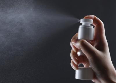 Cina Bottiglia senz'aria senz'aria cosmetica della pompa della bottiglia 80ml 100ml di Skincare con il cappuccio dello spruzzo in vendita