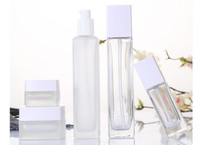 Cina Il chiaro cosmetico vuoto del collo liscio imbottiglia la bottiglia di vetro della lozione 100ml in vendita