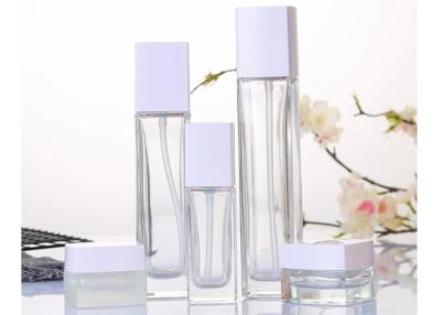 Cina Il chiaro cosmetico vuoto del collo liscio imbottiglia la bottiglia di vetro della lozione 100ml in vendita
