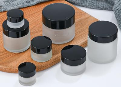 Cina Il cosmetico dell'OEM 50ml dello SGS stona i coperchi neri dell'oro di fronte dei contenitori vuoti della crema in vendita