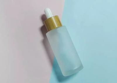 中国 明確な化粧品の血清は銀製の点滴器のふたが付いている50ml空のSkincareの容器をびん詰めにする 販売のため