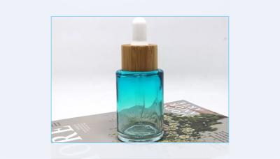 中国 明確な化粧品の血清は銀製の点滴器のふたが付いている50ml空のSkincareの容器をびん詰めにする 販売のため