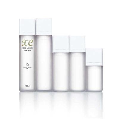 Cina 3D Printing 50ml Airless Serum Pump Bottles White 30ml Plastic Cosmetics Bottles in vendita