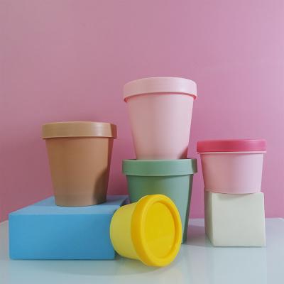 Cina Odm 30ml Plastic Cosmetic Containers With Plastic Lid in vendita