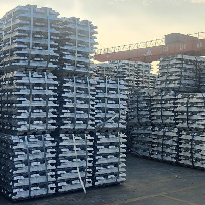 Cina 99,7% l'alluminio di alluminio primario dell'elevatore dei lingotti A7 materiale della pressofusione in vendita