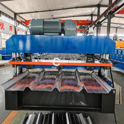 中国 G550機械モーター ドライブの種類を形作る物質的な鋼鉄プロフィールIBRの屋根シート ロール 販売のため