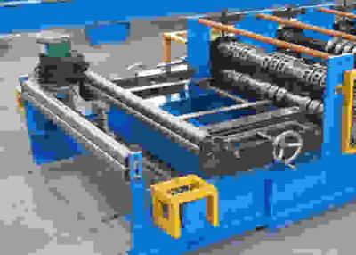 Cina Rotolo automatico 1025 della piattaforma di taglio che forma la pompa idraulica di potere a macchina 7.5kw in vendita
