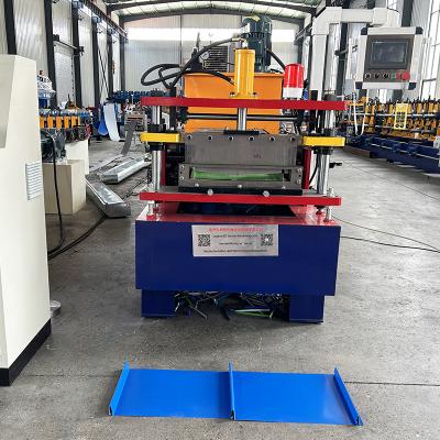 中国 カラー鋼板セルフロック金属シート圧延ロール成形機PLC制御 販売のため