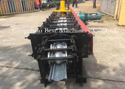 Cina Rotolo d'acciaio galvanizzato della porta della stecca dell'otturatore del rullo del garage del metallo che forma macchina in vendita