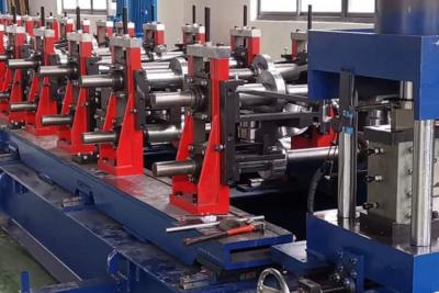 Cina Rullo trasportatore automatico del cavo che forma macchina, linea di produzione del vano per cavi in vendita