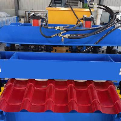 China Volledig Geautomatiseerd Verglaasd het Dakcomité die van de Staaltegel Machine 8-12m/Min maken for sale