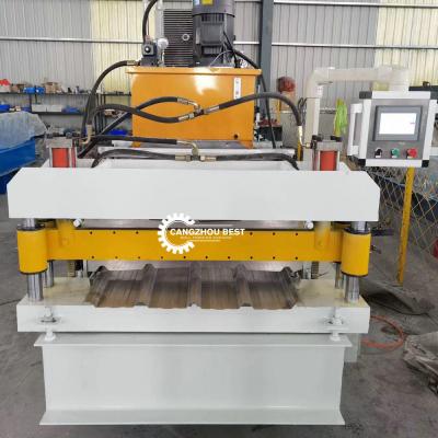 China 1000mm Wide Roof And 380V Wall Panel Roll Forming Machine For Building for sale