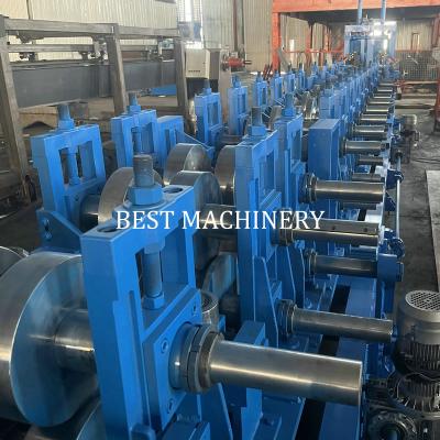 Cina Purlin d'acciaio galvanizzato della CZ che forma Manica Lipped di dimensione automatica del cambiamento della macchina in vendita