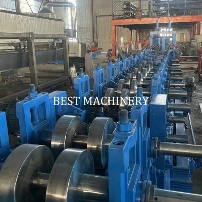 Cina Purlin d'acciaio galvanizzato della CZ che forma Manica Lipped di dimensione automatica del cambiamento della macchina in vendita