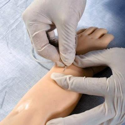 Cina Corso di Scienze Mediche Modello di braccio di allenamento a venezione portatile con pelle sostitutiva in vendita