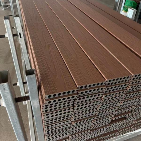 Quality Recyclable Co Extruded WPC Deck Panel 140*25mm Chemical Free for sale