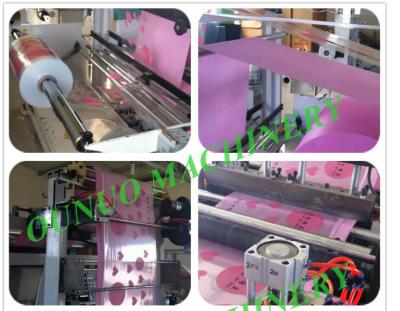 Cina Borsa non tessuta automatica riciclata della borsa D tagliata che fa macchina con il dispositivo di perforazione pneumatico automatico in vendita