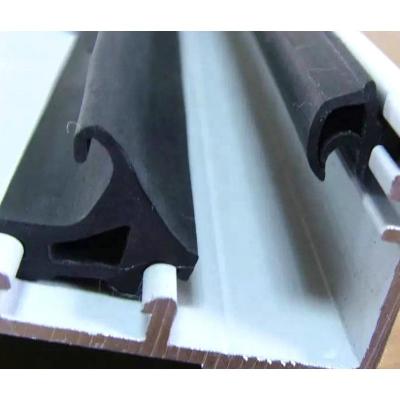 中国 温度耐性のあるPVC UPVC ドアと窓プロファイル 20-100 Shore A 硬さ 販売のため