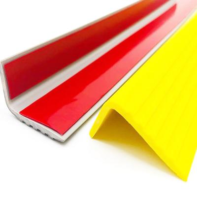Cina Striscia antiscivolo in PVC morbido flessibile per molte dimensioni popolari in vendita
