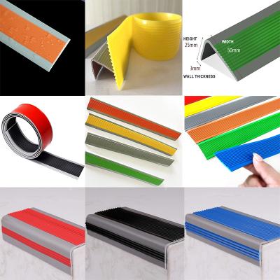 Cina Striscia antiscivolo in PVC morbido flessibile per molte dimensioni popolari in vendita