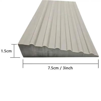 Cina Tempo di consegna per la produzione di massa Rampa di cuneo di gomma 30 mm soglia di altezza in vendita