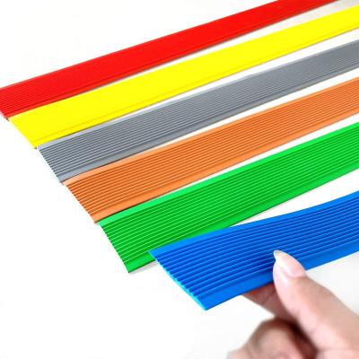 Cina Scalatura anti-scorrere in PVC con taglia e servizio di stampaggio personalizzati in vendita