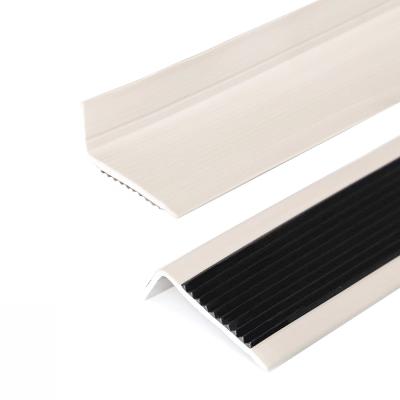 Cina Scalatura anti-scorrere in PVC con taglia e servizio di stampaggio personalizzati in vendita