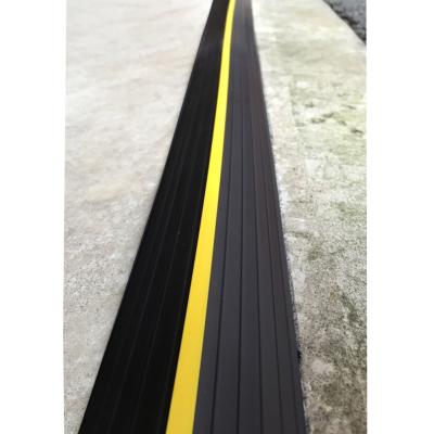 Cina Porta del garage soglia tempesta di gomma di mezzo pollice bobina di sigillo per la funzione a prova di tempo in vendita