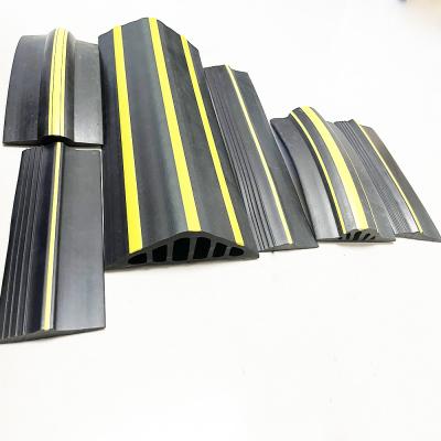 Cina Sostituzione di forma diversa Porta di garage superiore e laterale Striscia di sigillo di gomma con larghezza 20-220 mm in vendita