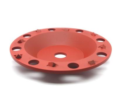 Cina Mola policristallina di Pcd del diamante con i segmenti invertiti di PCD per l'eliminazione concreta dei rivestimenti del pavimento in vendita