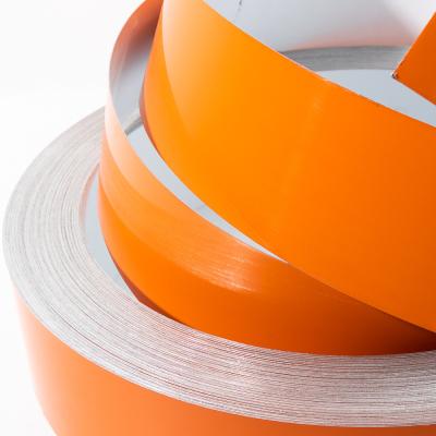 Cina 0.6mm bobina di alluminio a lettera di canale con alimentazione ad adattatore bobina di alluminio dipinta in vendita
