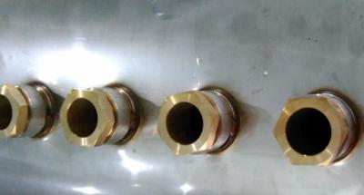 Cina Materiale di corrosione dello scaldabagno di Thermosiphon del tetto piano anti del tubo solare del rame in vendita
