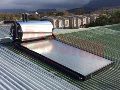 Cina Lavando/esponga al sole i geyser solari di energia, scaldabagno solare della lamina piana per il riscaldamento del bagno in vendita