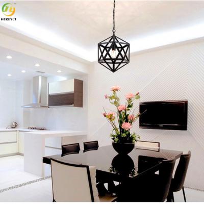 China Schwarzes/weißes dekoratives hängendes Licht des Eisen-E26 für Schlafzimmer zu verkaufen