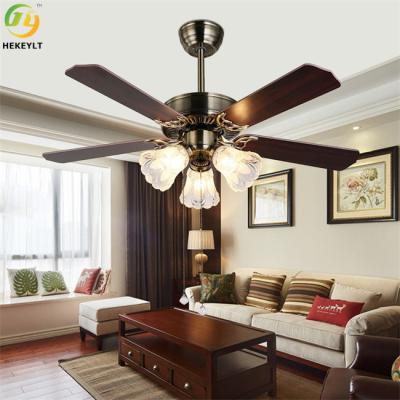Cina Luce industriale del ventilatore da soffitto di stile E27 LED con 5 pale di legno in vendita