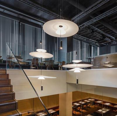 Китай Люстра белого металла акриловая освещая домашнее украшение продается