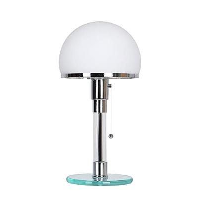 Cina Camera da letto Hotel Nordic Moderno Lampada da tavolo a LED semplice Disegno Lampada da tavolo in vetro Emisfero metallico in vendita