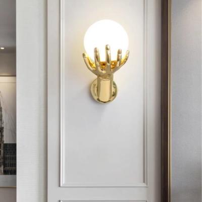 Cina Creatività di personalità oro lampada da parete moderno nordico soggiorno camera da letto lampada da parete decorativa in vendita