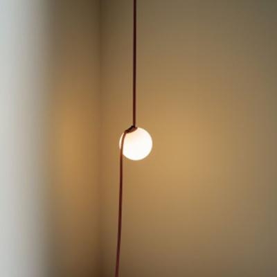 Cina Lustre a cintura minimalista nordica, design italiano, salotto, loft, sala da pranzo, lampada a coda. in vendita