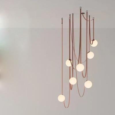 Cina Lustre a cintura minimalista nordica, design italiano, salotto, loft, sala da pranzo, lampada a coda. in vendita