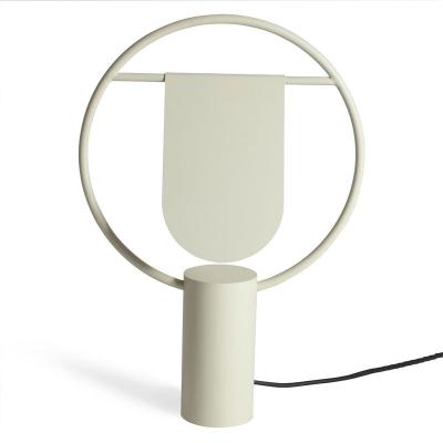 Cina Semplice personalità creativa moderna camera da letto di moda lampada da tavolo nordica in vendita