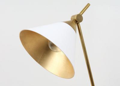 Cina L'altezza 54cm riveste di ferro lampade leggenti bianche/nere di comodino della camera da letto in vendita