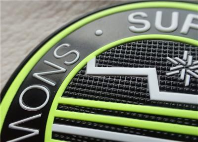 Cina Etichette di abbigliamento confortevoli per il trasferimento di calore in rilievo e in rilievo multicolore in vendita