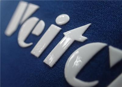 Cina 0.6mm Spessore Buona sensazione a mano Etichette di trasferimento di calore in silicio Superficie bianca lucida in vendita